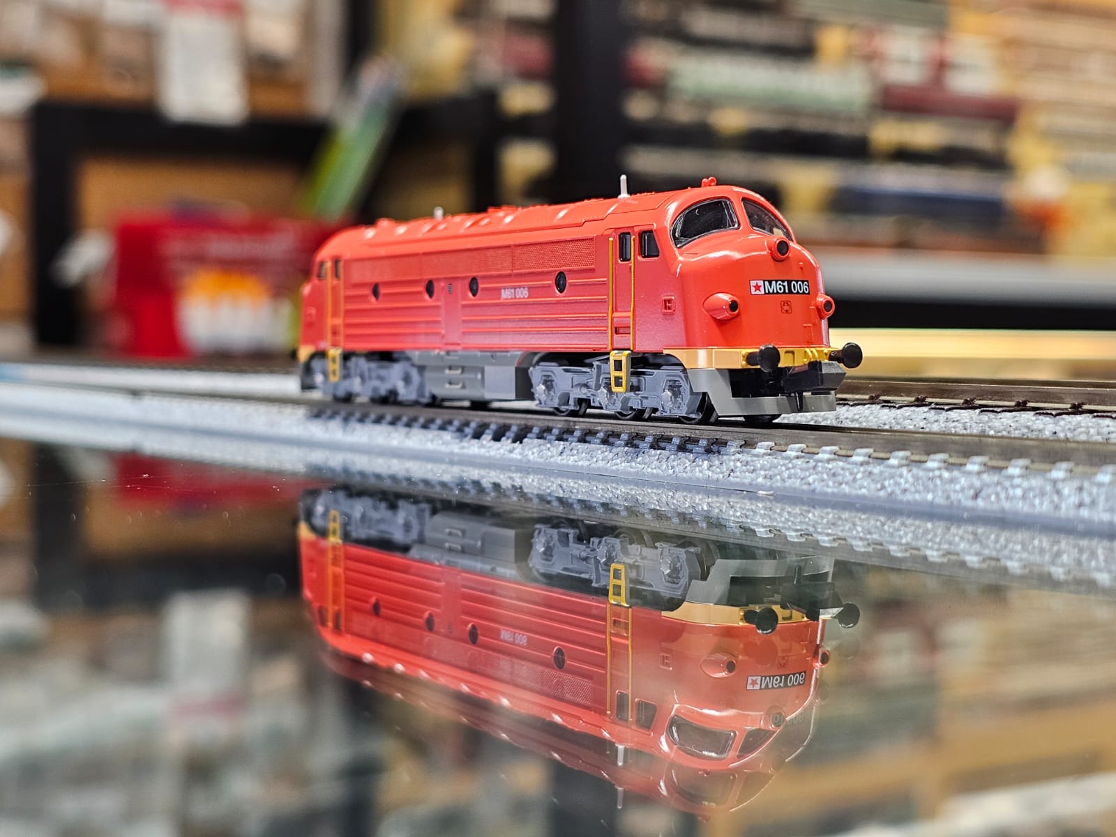 KATO K2892 Nohab Diesel Locomotive MAV M61 006 - Khaho Store 咔好鐵道模型店